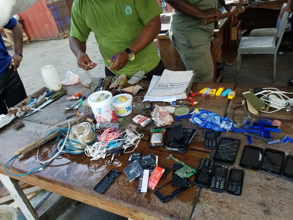 31 improvised weapons, other items found in Lusignan prison – News Room ...