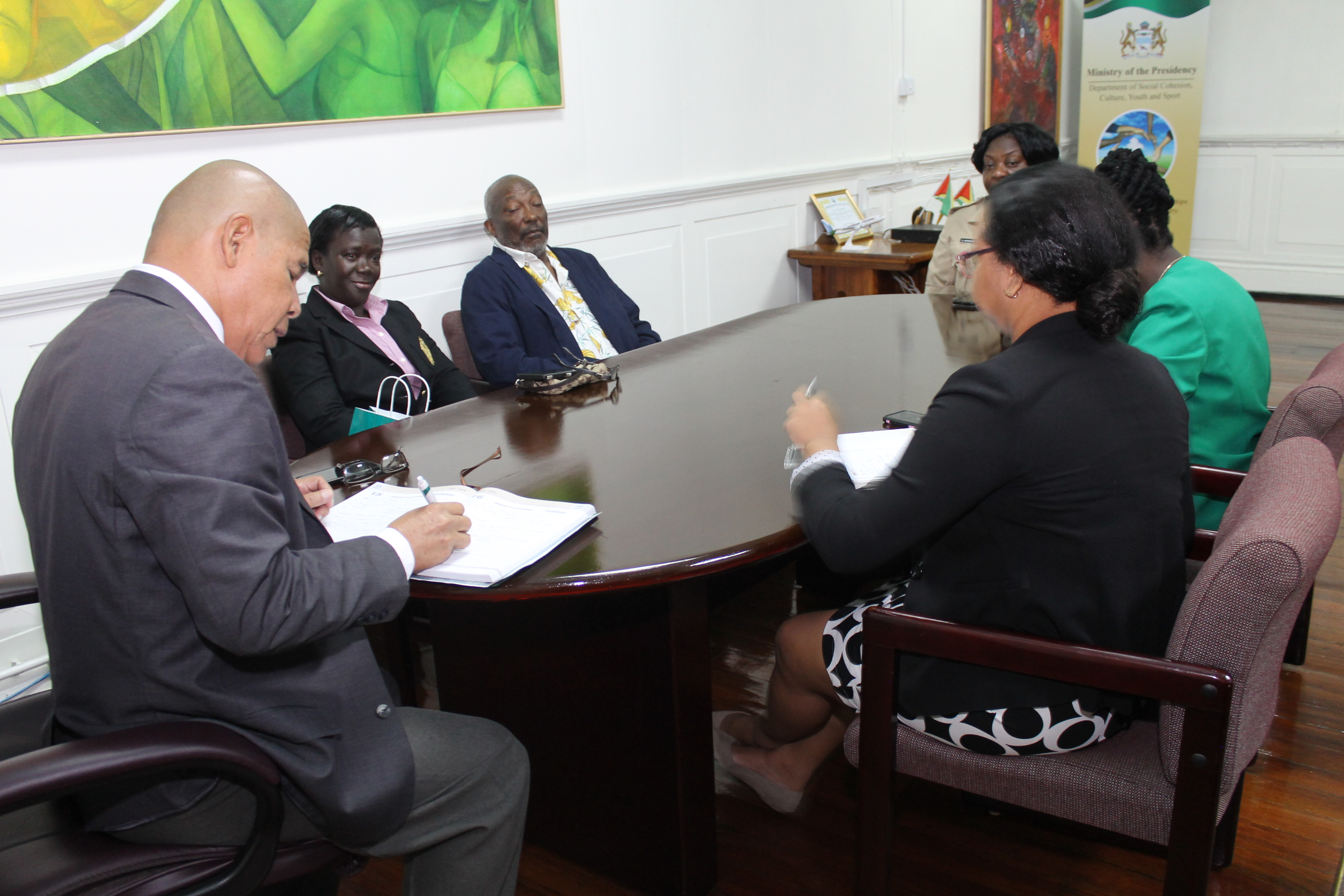 Dr. Norton meets US-Sports group ahead of Independence games - News ...