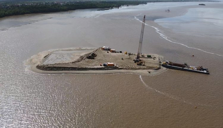 Installation of quay wall structure begins on artificial island - News ...