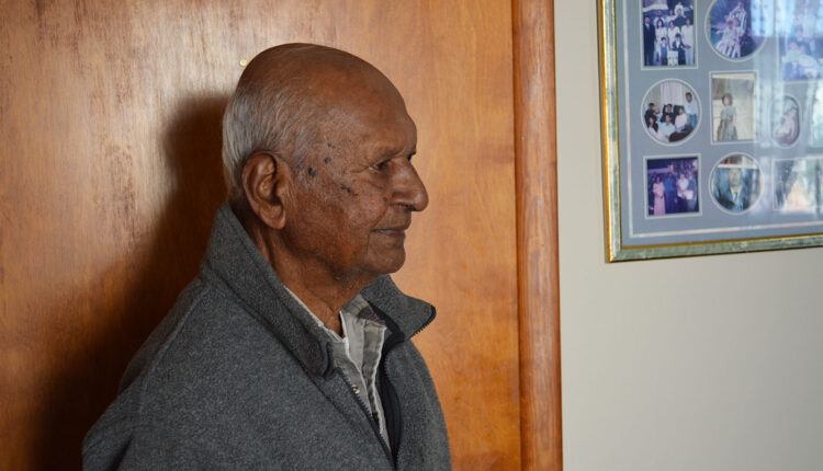 Joe Solomon, famous for his role in the first tied Test, dies - News ...