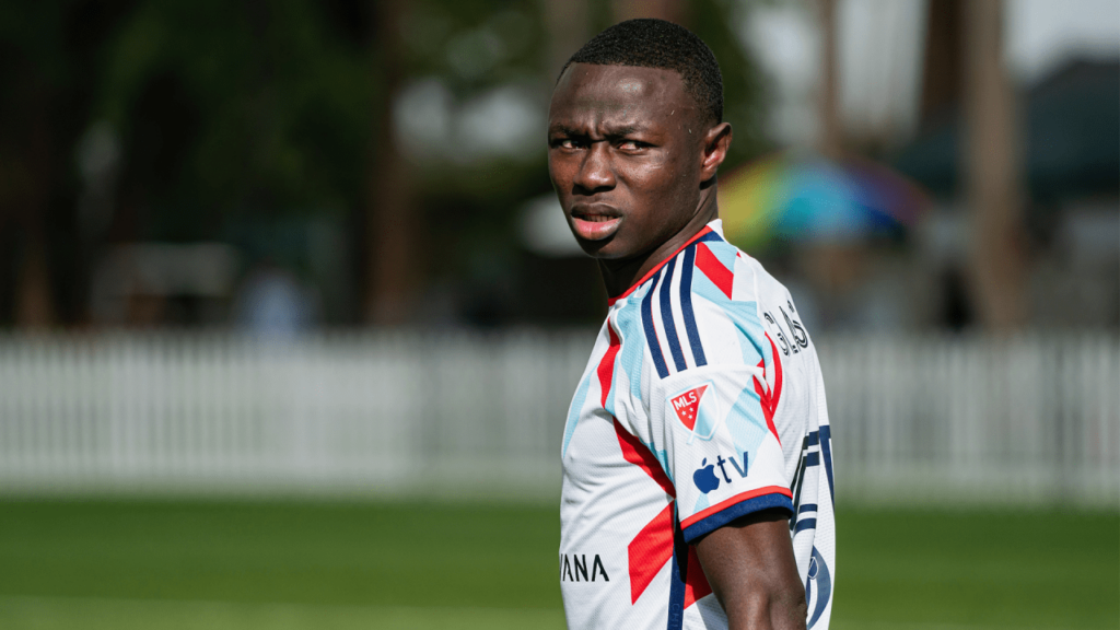 Omari Glasgow signs ‘first team’ deal with Chicago Fire FC - News Room ...